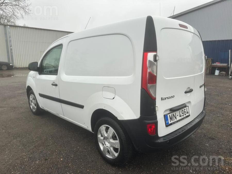 Balts Renault Kangoo 2014 Rīga, ar dzinēja tilpumu 1.50 L un nobraukumu 322 tūkst. km par 3200 €, foto 5 vietnē AUTOMOTO.COM.LV