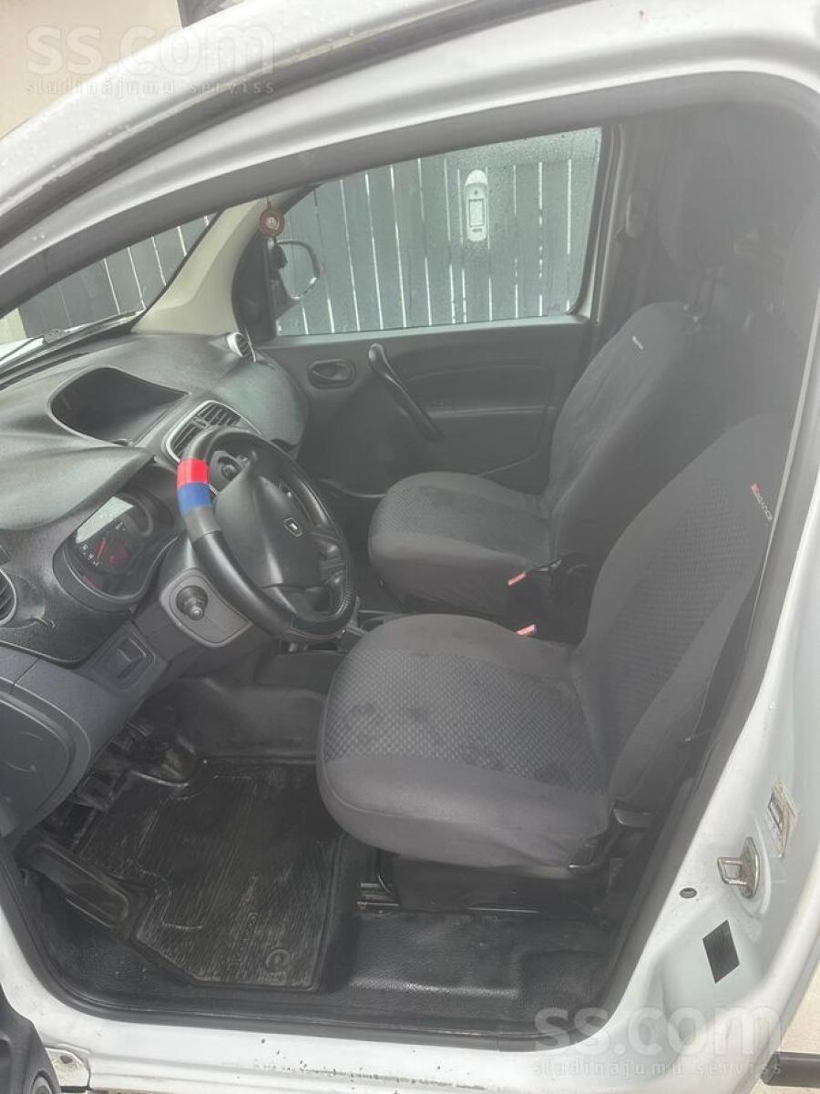 Balts Renault Kangoo 2014 Rīga, ar dzinēja tilpumu 1.50 L un nobraukumu 322 tūkst. km par 3200 €, foto 9 vietnē AUTOMOTO.COM.LV