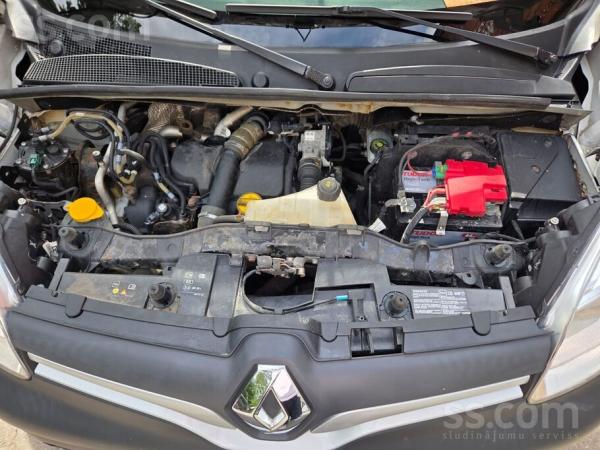 White Renault Kangoo 2015 in Riga, with an engine capacity of 1.50 L and mileage of 93 thousand km for 4598 €, photo 5 on AUTOMOTO.COM.LV