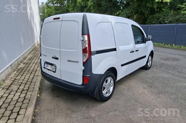 White Renault Kangoo 2016 in Riga, with an engine capacity of 1.50 L and mileage of 154 thousand km for 3990 €, photo 4 on AUTOMOTO.COM.LV