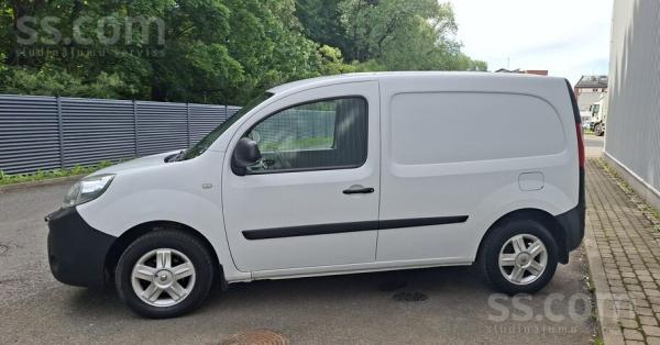White Renault Kangoo 2016 in Riga, with an engine capacity of 1.50 L and mileage of 154 thousand km for 3990 €, photo 5 on AUTOMOTO.COM.LV