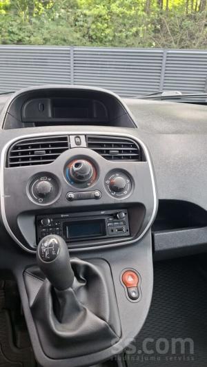 White Renault Kangoo 2016 in Riga, with an engine capacity of 1.50 L and mileage of 154 thousand km for 3990 €, photo 10 on AUTOMOTO.COM.LV