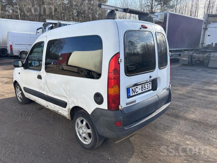 White Renault Kangoo 2004 in Riga, with an engine capacity of 1.50 L and mileage of 252 thousand km for 1300 €, photo 5 on AUTOMOTO.COM.LV
