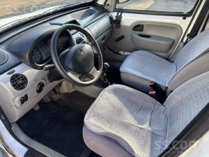 White Renault Kangoo 2004 in Riga, with an engine capacity of 1.50 L and mileage of 252 thousand km for 1300 €, photo 6 on AUTOMOTO.COM.LV