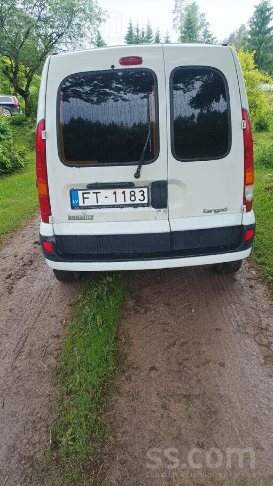 Balts Renault Kangoo 2006 Ogre, ar dzinēja tilpumu 1.60 L un nobraukumu 220 tūkst. km par 450 €, foto 4 vietnē AUTOMOTO.COM.LV