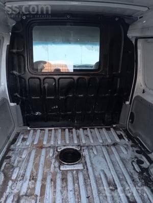 White Renault Kangoo 2008 in Ventspils, with an engine capacity of 1.50 L and mileage of 193 thousand km for 650 €, photo 5 on AUTOMOTO.COM.LV