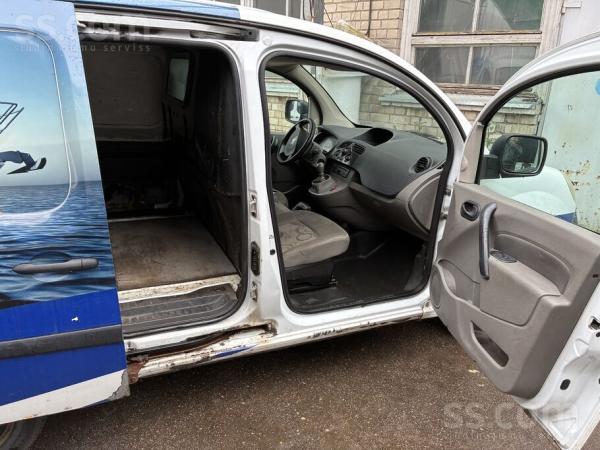 Balts Renault Kangoo 2008 Rīga, ar dzinēja tilpumu 1.50 L un nobraukumu 425 tūkst. km par 1400 €, foto 2 vietnē AUTOMOTO.COM.LV