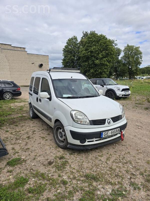 White Renault Kangoo 2008 in Jelgava, with an engine capacity of 1.60 L and mileage of 353 thousand km for 750 €, photo 1 on AUTOMOTO.COM.LV