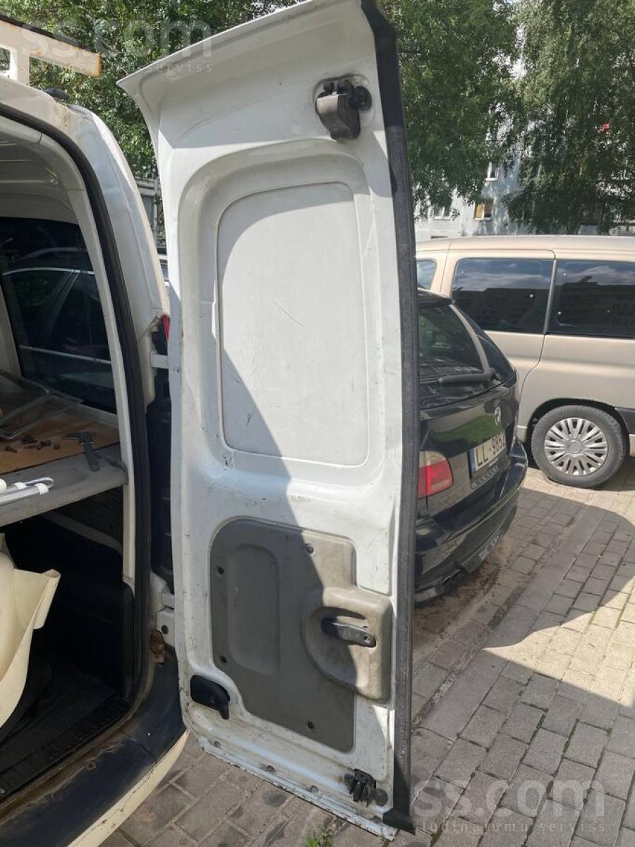 Balts Renault Kangoo 2008 Rīga, ar dzinēja tilpumu 1.60 L un nobraukumu 281 tūkst. km par 800 €, foto 6 vietnē AUTOMOTO.COM.LV