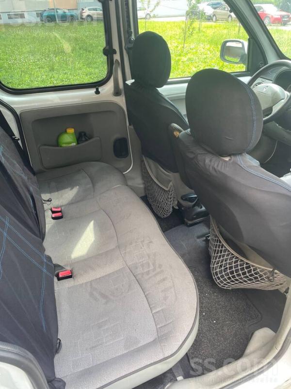Balts Renault Kangoo 2008 Rīga, ar dzinēja tilpumu 1.60 L un nobraukumu 281 tūkst. km par 800 €, foto 6 vietnē AUTOMOTO.COM.LV