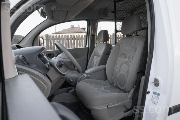 White Renault Kangoo 2010 in Jelgava, with an engine capacity of 1.50 L and mileage of 362 thousand km for 3750 €, photo 7 on AUTOMOTO.COM.LV