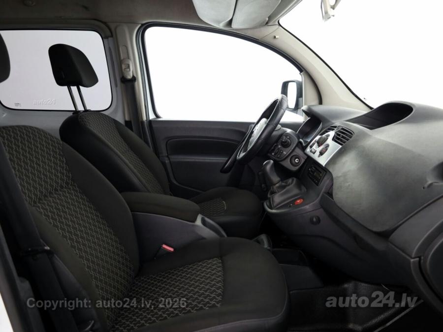 White Renault Kangoo 2011 in Tallinn, with an engine capacity of 1.50 L and mileage of 169 thousand km for 2499 €, photo 7 on AUTOMOTO.COM.LV