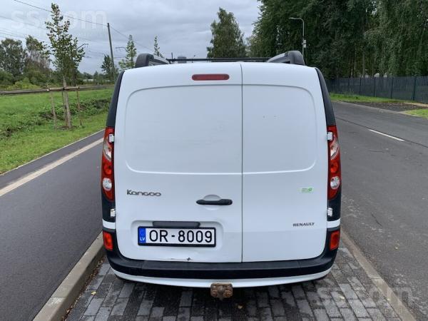 Renault Kangoo 2011 in Riga on AUTOMOTO.COM.LV White Renault Kangoo 2011 in Riga, with an engine capacity of 1.50 L and mileage of 207 thousand km for 2700 €, photo 9 on AUTOMOTO.COM.LV