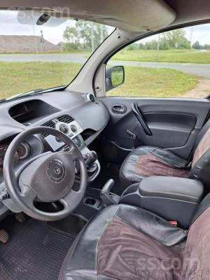 Balts Renault Kangoo 2012 Rīga, ar dzinēja tilpumu 1.60 L un nobraukumu 460 tūkst. km par 1500 €, foto 7 vietnē AUTOMOTO.COM.LV