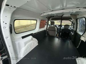 White Renault Kangoo 2012 in Riga, with an engine capacity of 1.50 L and mileage of 273 thousand km for 2800 €, photo 8 on AUTOMOTO.COM.LV