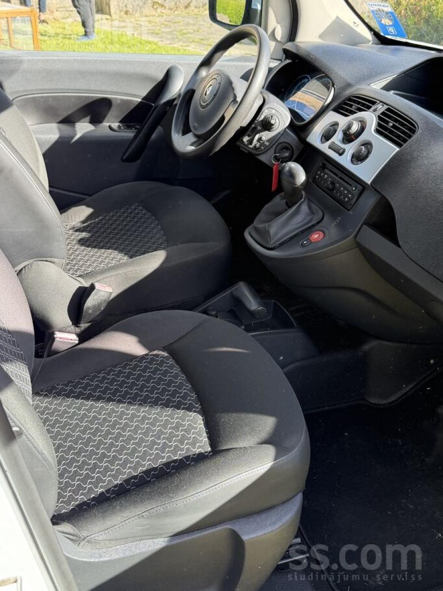 Balts Renault Kangoo 2012 Aizkraukle, ar dzinēja tilpumu 1.50 L un nobraukumu 76 tūkst. km par 4997 €, foto 6 vietnē AUTOMOTO.COM.LV