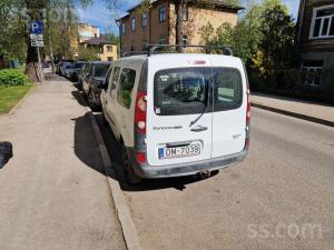 Balts Renault Kangoo 2012 Rīga, ar dzinēja tilpumu 1.50 L un nobraukumu 141 tūkst. km par 4500 €, foto 4 vietnē AUTOMOTO.COM.LV