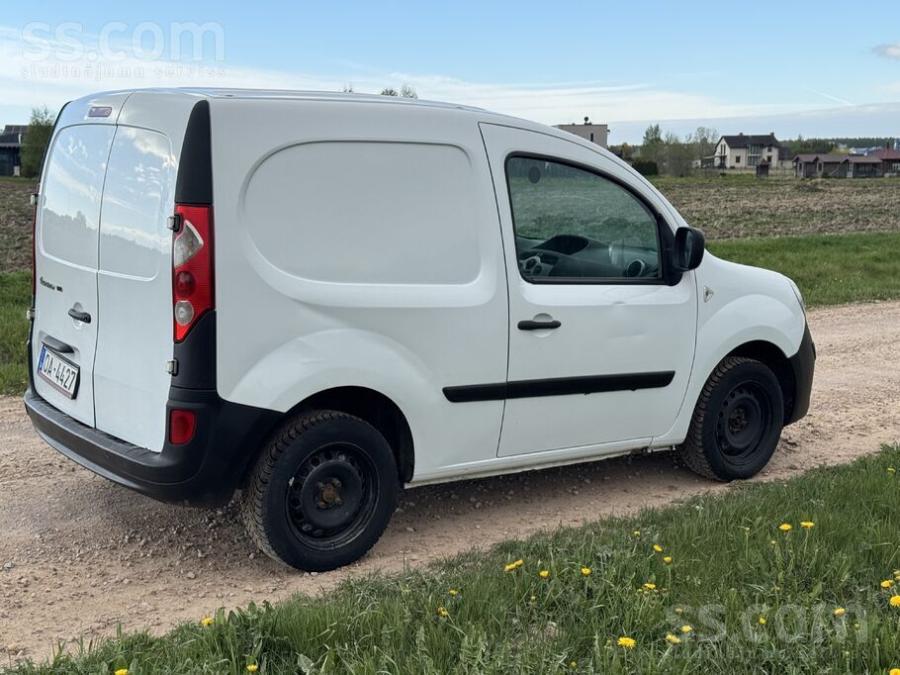 Balts Renault Kangoo 2012 Rīga, ar dzinēja tilpumu 1.50 L un nobraukumu 286 tūkst. km par 1600 €, foto 3 vietnē AUTOMOTO.COM.LV