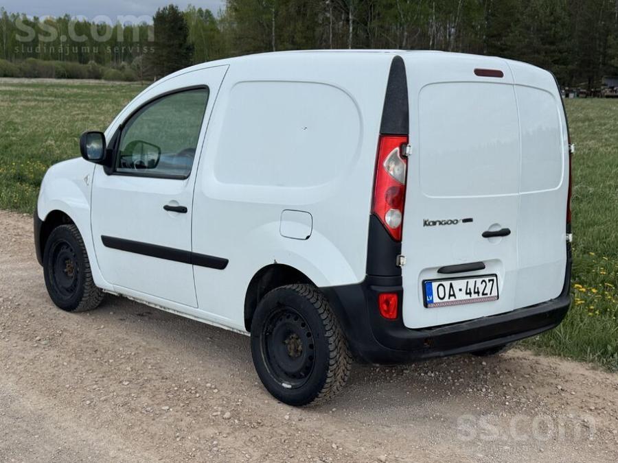 Balts Renault Kangoo 2012 Rīga, ar dzinēja tilpumu 1.50 L un nobraukumu 286 tūkst. km par 1600 €, foto 4 vietnē AUTOMOTO.COM.LV