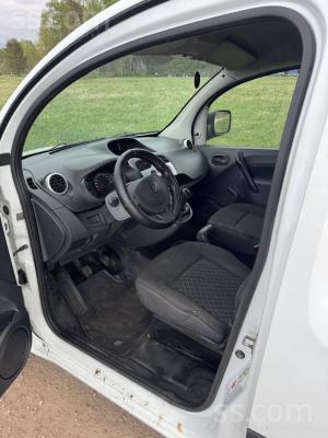 Balts Renault Kangoo 2012 Rīga, ar dzinēja tilpumu 1.50 L un nobraukumu 286 tūkst. km par 1600 €, foto 6 vietnē AUTOMOTO.COM.LV
