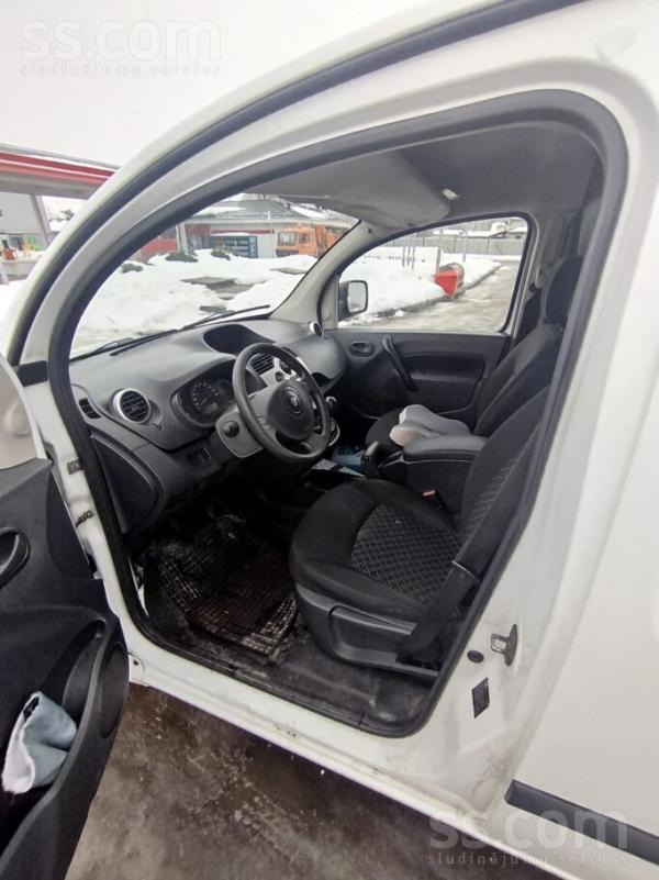 Balts Renault Kangoo 2012 Liepāja, ar dzinēja tilpumu 1.50 L un nobraukumu 244 tūkst. km par 3500 €, foto 9 vietnē AUTOMOTO.COM.LV