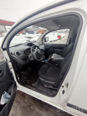 White Renault Kangoo 2012 in Liepaja, with an engine capacity of 1.50 L and mileage of 244 thousand km for 3500 €, photo 10 on AUTOMOTO.COM.LV