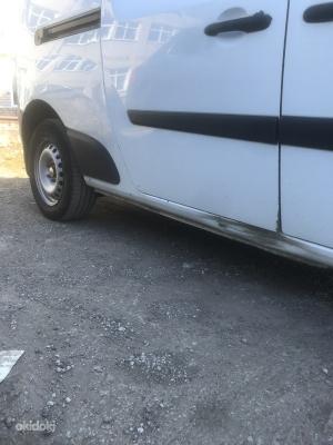 Balts Renault Kangoo 2013 Narva, ar dzinēja tilpumu 1.50 L un nobraukumu 217 tūkst. km par 2900 €, foto 20 vietnē AUTOMOTO.COM.LV