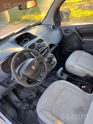 White Renault Kangoo 2013 in Riga, with an engine capacity of 1.50 L and mileage of 259 thousand km for 3300 €, photo 7 on AUTOMOTO.COM.LV
