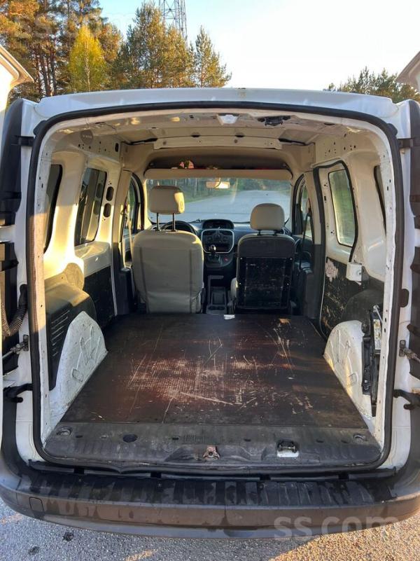 Balts Renault Kangoo 2013 Rīga, ar dzinēja tilpumu 1.50 L un nobraukumu 259 tūkst. km par 3300 €, foto 8 vietnē AUTOMOTO.COM.LV