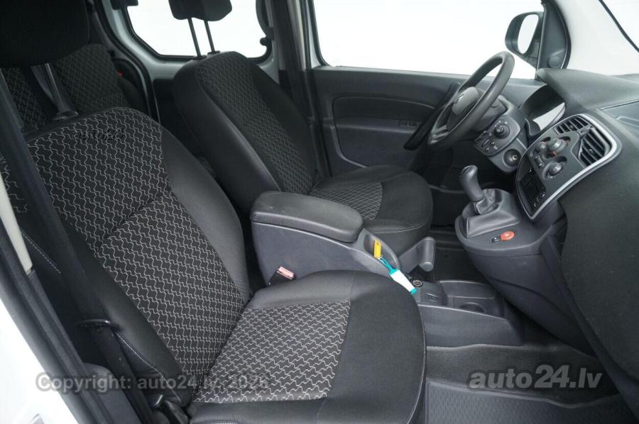 Balts Renault Kangoo 2015 Tallina, ar dzinēja tilpumu 1.50 L un nobraukumu 270 tūkst. km par 4990 €, foto 9 vietnē AUTOMOTO.COM.LV