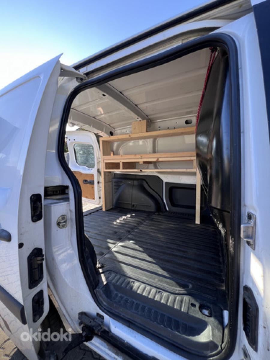 White Renault Kangoo 2015 in Parnu, with an engine capacity of 1.50 L and mileage of 329 thousand km for 3300 €, photo 7 on AUTOMOTO.COM.LV