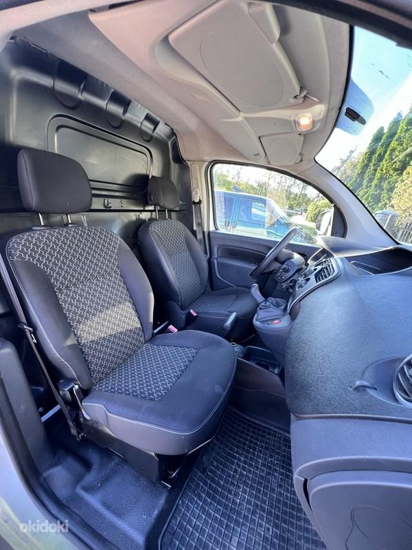 White Renault Kangoo 2015 in Parnu, with an engine capacity of 1.50 L and mileage of 329 thousand km for 3300 €, photo 10 on AUTOMOTO.COM.LV