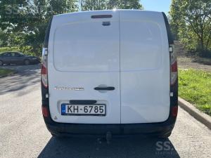 White Renault Kangoo 2016 in Jekabpils, with an engine capacity of 1.50 L and mileage of 28 thousand km for 5450 €, photo 6 on AUTOMOTO.COM.LV