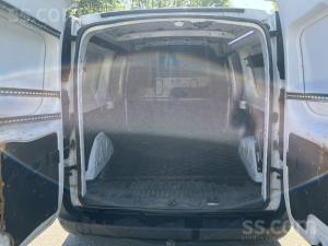 White Renault Kangoo 2016 in Jekabpils, with an engine capacity of 1.50 L and mileage of 28 thousand km for 5450 €, photo 7 on AUTOMOTO.COM.LV