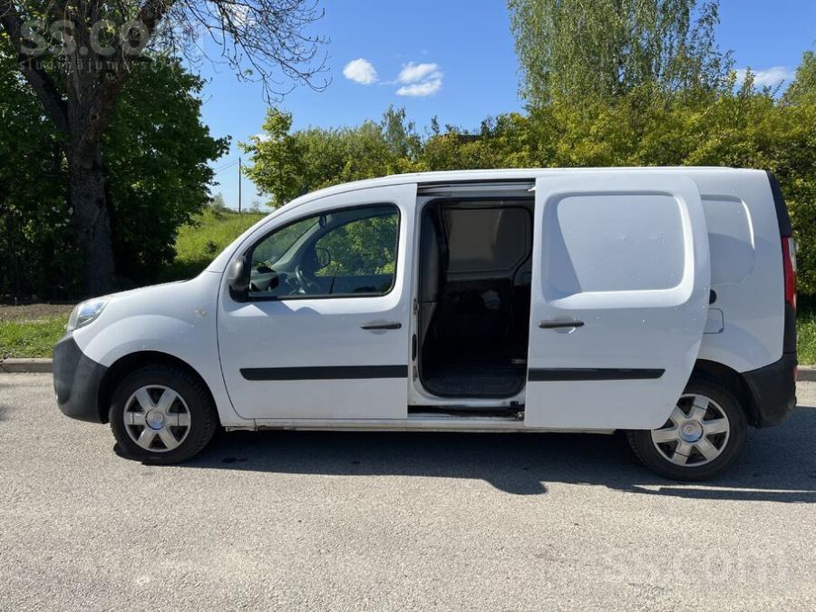 White Renault Kangoo 2016 in Jekabpils, with an engine capacity of 1.50 L and mileage of 28 thousand km for 5450 €, photo 9 on AUTOMOTO.COM.LV