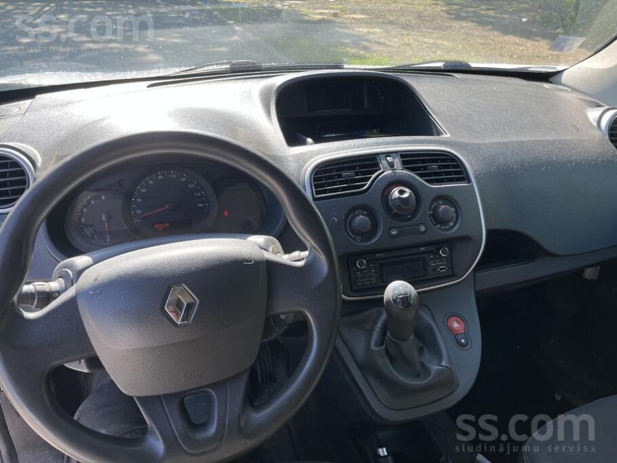 White Renault Kangoo 2016 in Jekabpils, with an engine capacity of 1.50 L and mileage of 28 thousand km for 5450 €, photo 12 on AUTOMOTO.COM.LV