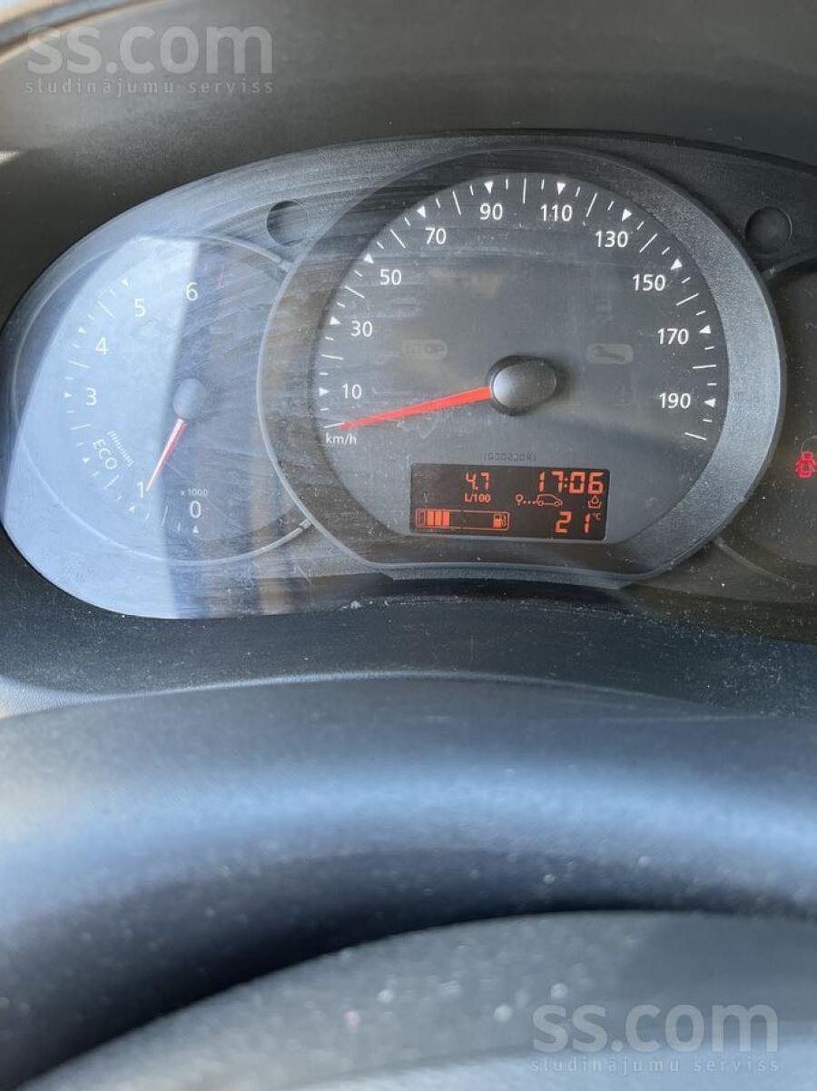 White Renault Kangoo 2016 in Jekabpils, with an engine capacity of 1.50 L and mileage of 28 thousand km for 5450 €, photo 14 on AUTOMOTO.COM.LV