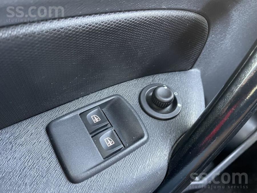 White Renault Kangoo 2018 in Riga, with an engine capacity of 1.50 L and mileage of 0 thousand km for 6500 €, photo 21 on AUTOMOTO.COM.LV