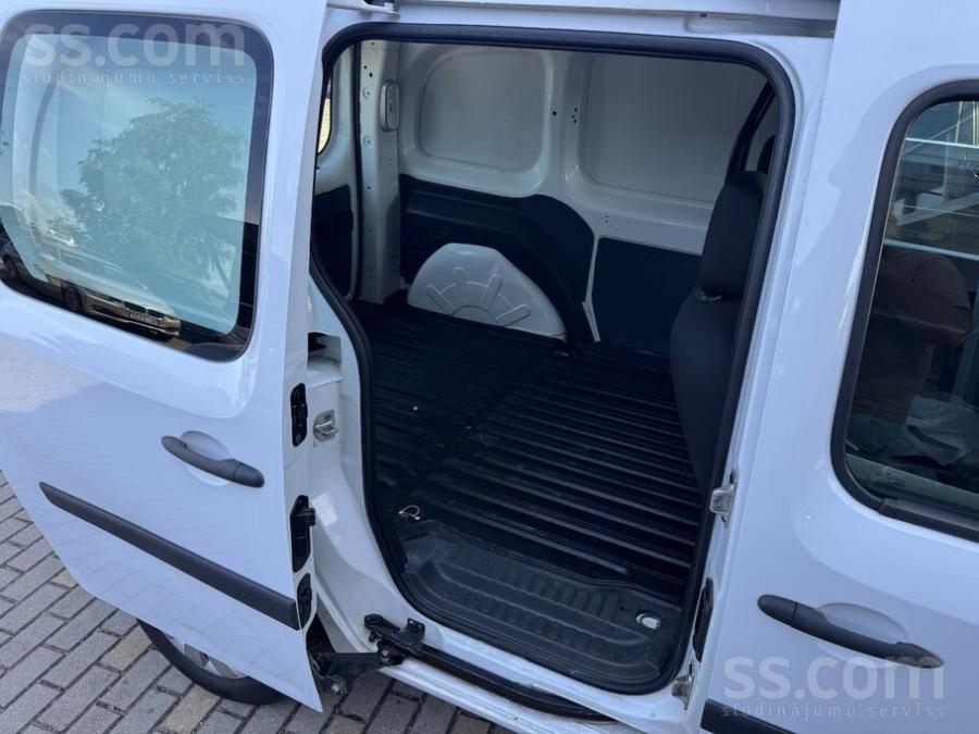 Balts Renault Kangoo 2019 Talsi, ar dzinēja tilpumu 1.50 L un nobraukumu 250 tūkst. km par 5200 €, foto 13 vietnē AUTOMOTO.COM.LV
