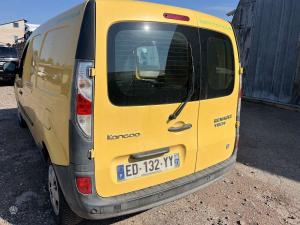 Yellow Renault Kangoo 2016 in Taurage, with an engine capacity of 0.00 L and mileage of 110 thousand km for 3800 €, photo 6 on AUTOMOTO.COM.LV