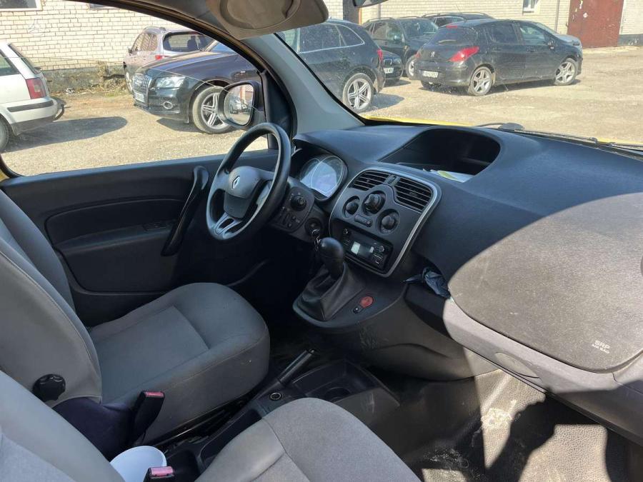 Yellow Renault Kangoo 2016 in Taurage, with an engine capacity of 0.00 L and mileage of 110 thousand km for 3800 €, photo 12 on AUTOMOTO.COM.LV