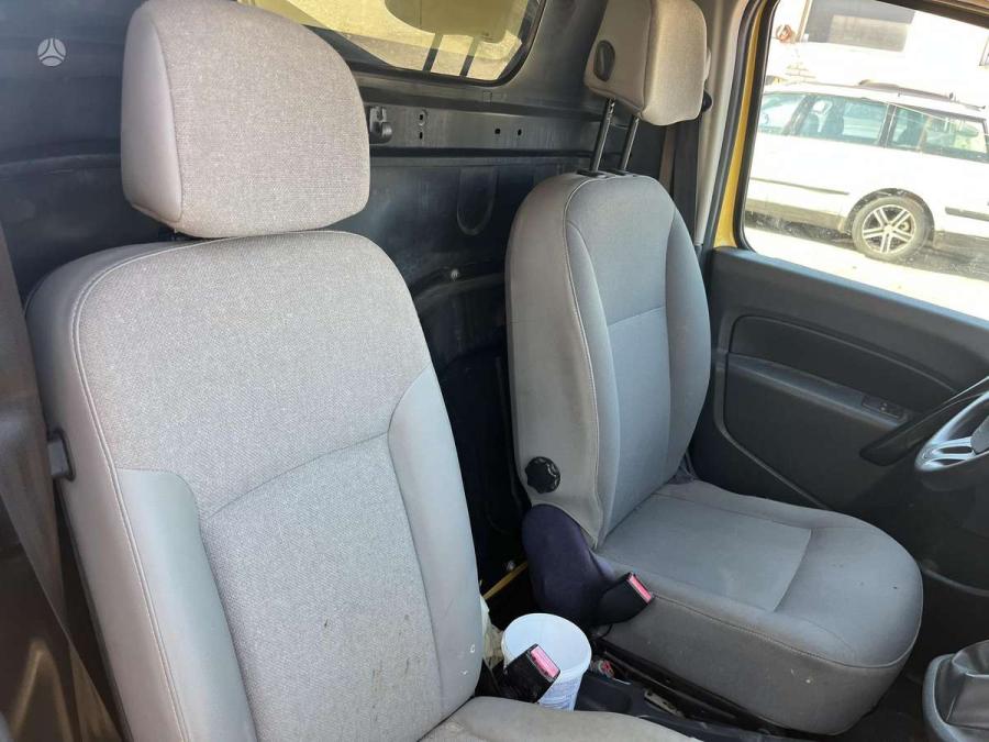 Yellow Renault Kangoo 2016 in Taurage, with an engine capacity of 0.00 L and mileage of 110 thousand km for 3800 €, photo 14 on AUTOMOTO.COM.LV