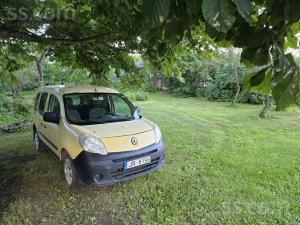 Renault Kangoo 2011 in Ogre on AUTOMOTO.COM.LV Yellow Renault Kangoo 2011 in Ogre, with an engine capacity of 1.50 L and mileage of 293 thousand km for 1900 €, photo 1 on AUTOMOTO.COM.LV