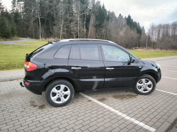 Black Renault Koleos 2008 in Vilnius, with an engine capacity of 2.50 L and mileage of 253 thousand km for 3000 €, photo 5 on AUTOMOTO.COM.LV