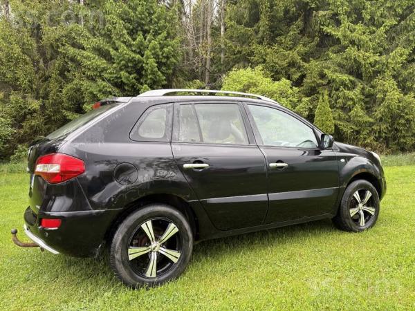 Black Renault Koleos 2008 in Riga, with an engine capacity of 2.50 L and mileage of 350 thousand km for 1900 €, photo 6 on AUTOMOTO.COM.LV