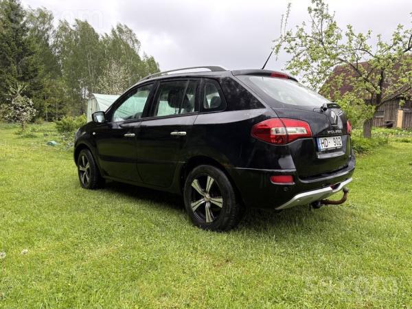 Black Renault Koleos 2008 in Riga, with an engine capacity of 2.50 L and mileage of 350 thousand km for 1900 €, photo 8 on AUTOMOTO.COM.LV