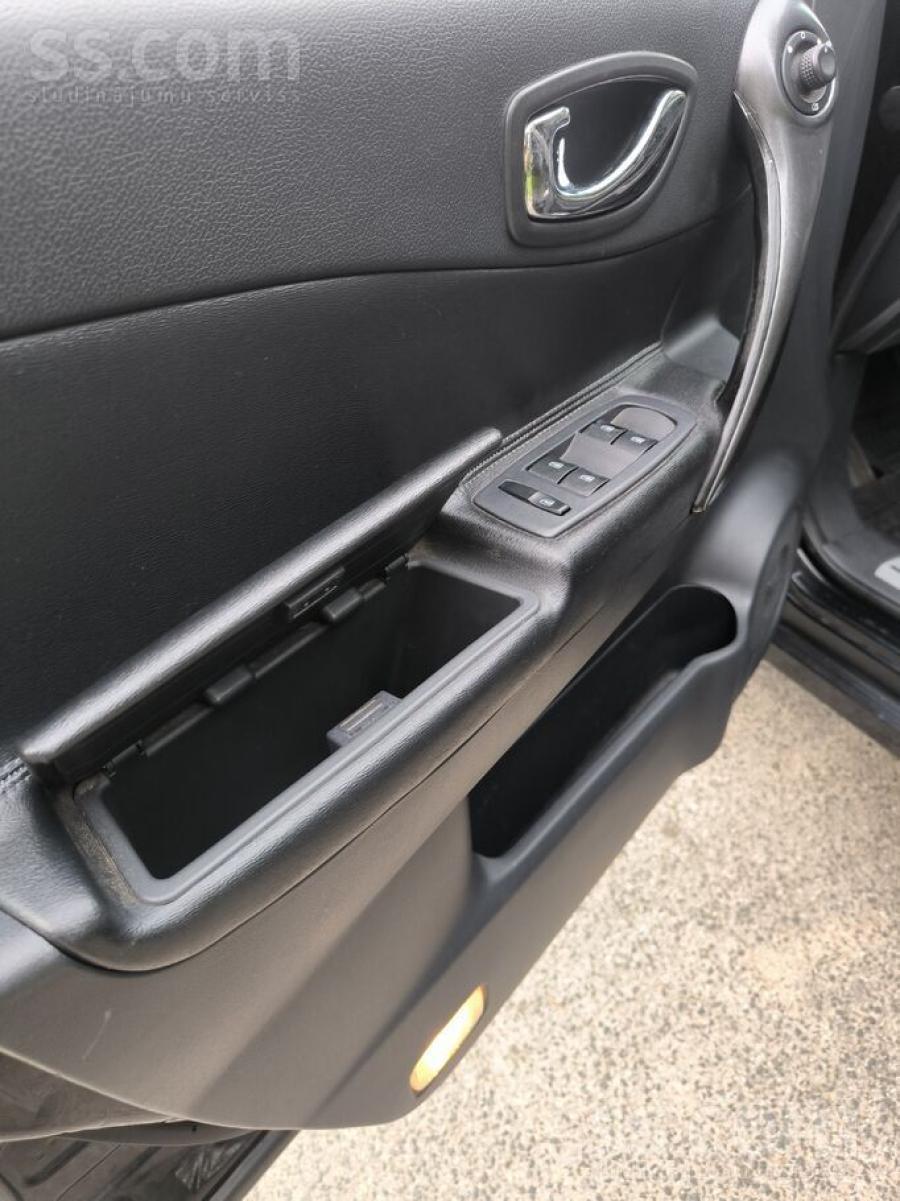 Melns Renault Koleos 2008 Rīga, ar dzinēja tilpumu 2.00 L un nobraukumu 257 tūkst. km par 3200 €, foto 20 vietnē AUTOMOTO.COM.LV