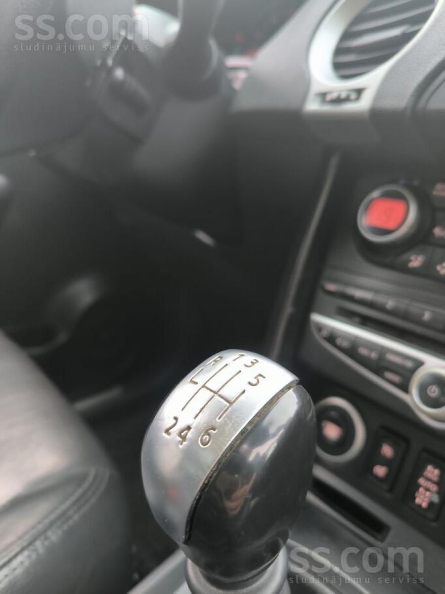 Melns Renault Koleos 2008 Rīga, ar dzinēja tilpumu 2.00 L un nobraukumu 257 tūkst. km par 3200 €, foto 23 vietnē AUTOMOTO.COM.LV