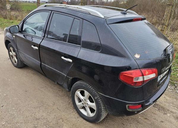 Black Renault Koleos 2009 in Kaunas, with an engine capacity of 2.00 L and mileage of 365 thousand km for 2999 €, photo 6 on AUTOMOTO.COM.LV