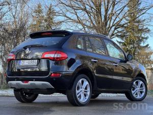 Black Renault Koleos 2010 in Jelgava, with an engine capacity of 2.00 L and mileage of 222 thousand km for 5150 €, photo 3 on AUTOMOTO.COM.LV
